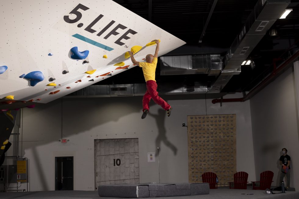 Proper Falling Technique When Bouldering | 5.life Proper Falling Technique When Bouldering | 5.life